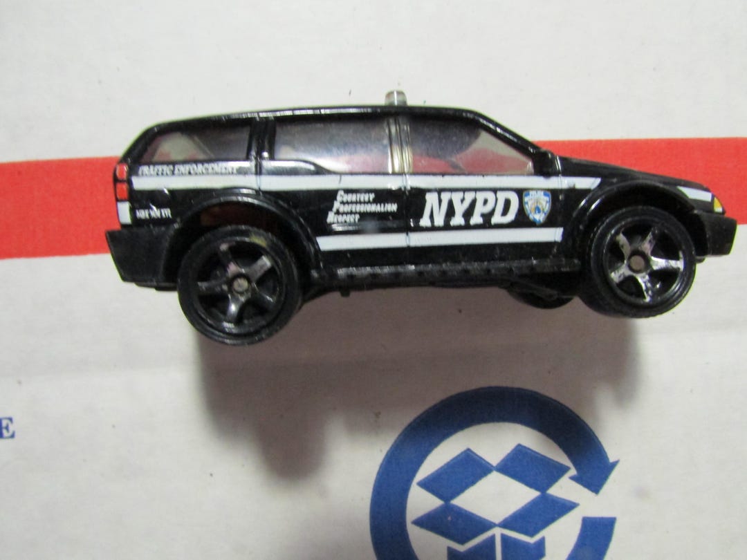 Matchbox Sport Suv NYPD Black Car Truck Pre-owned 1/64 Die Cast Free ...