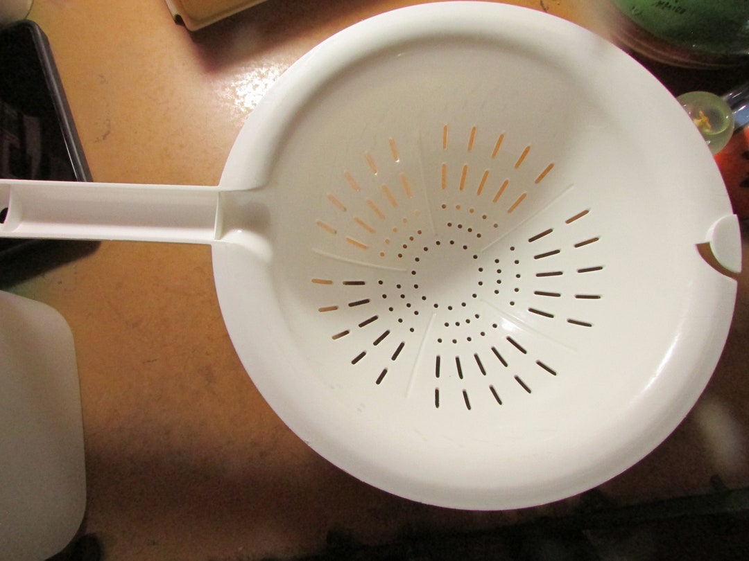Tupperware Colander Strainer 2 Quart White Pre Own Free USA Shipping - Etsy