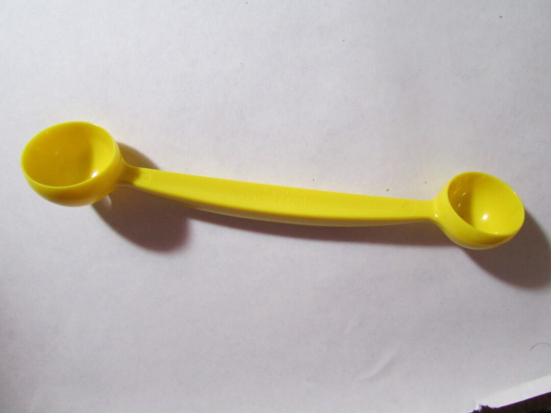 Vintage Tupperware Melon Baller Yellow 1333-9 Pre Owned Free USA ...