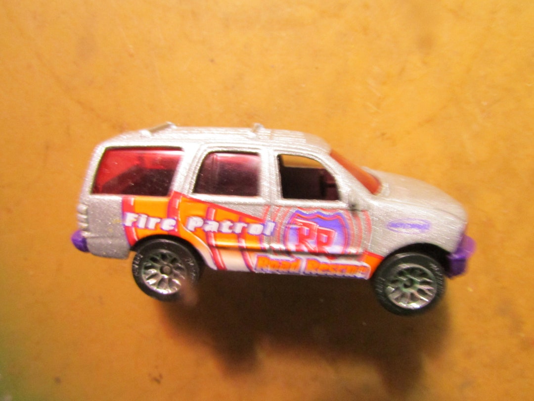 Matchbox Ford Expedition Fire Patrol Silver 1/64 Die Cast Free USA ...