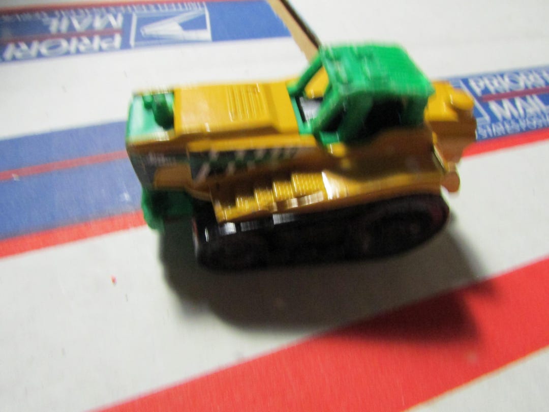 Matchbox Seed Shaker Yellow Car Pre Owned 1/64 Scale Die-cast USA Free ...