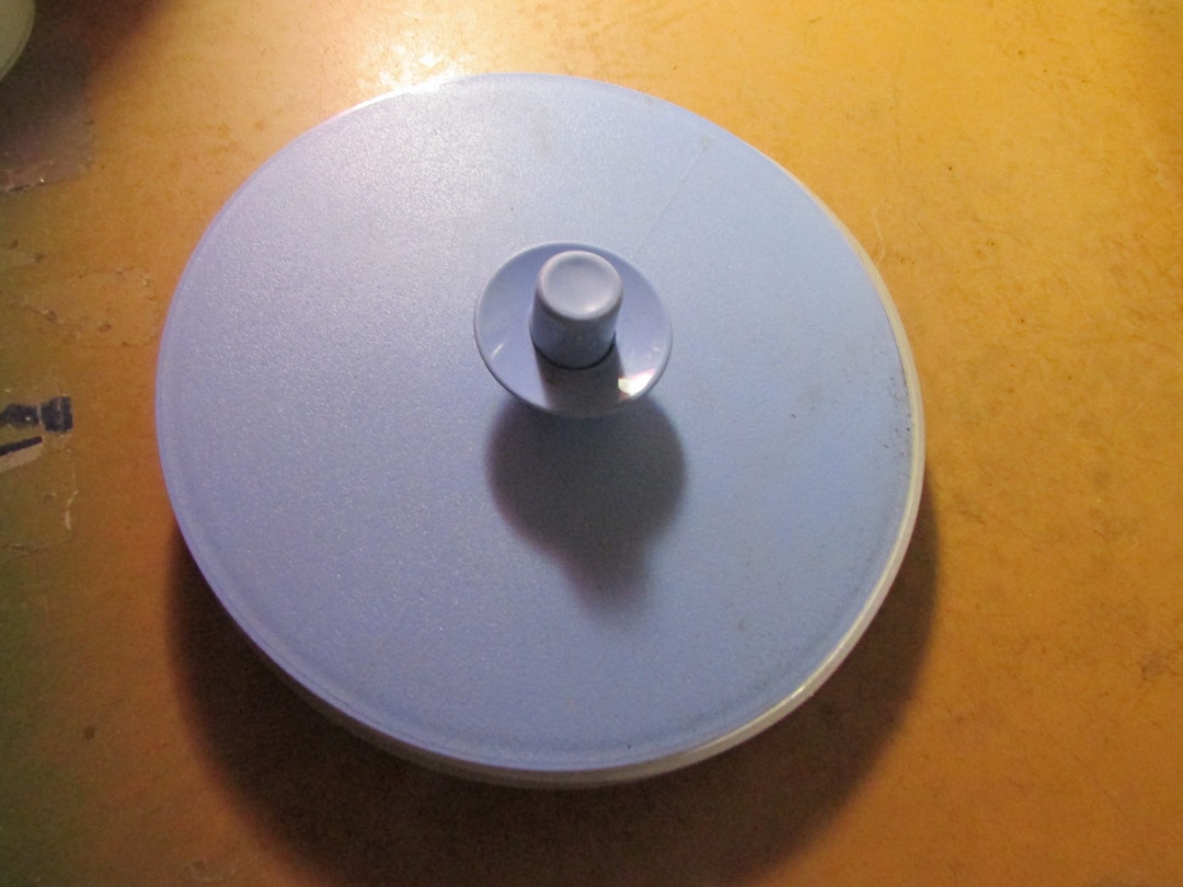 Replacement Tupperware Gallon Jug Lid Blue 1417 Pre Owned Free USA ...