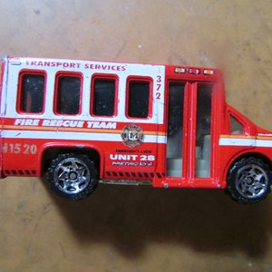 Matchbox Chevy Transport Bus Fire Rescue Red 1/64 Scale Die-cast USA ...