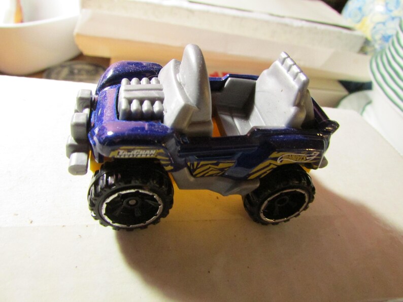 Hot Wheels Bogzilla Blue Car Truck 1/64 Scale Die Cast Free USA ...
