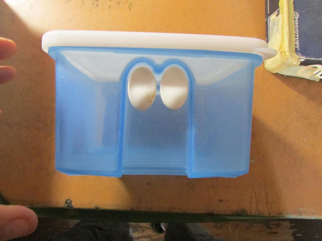 Tupperware Blue Vented Fridge Smart Container #3993A-1 & Seal #3994 Pre ...