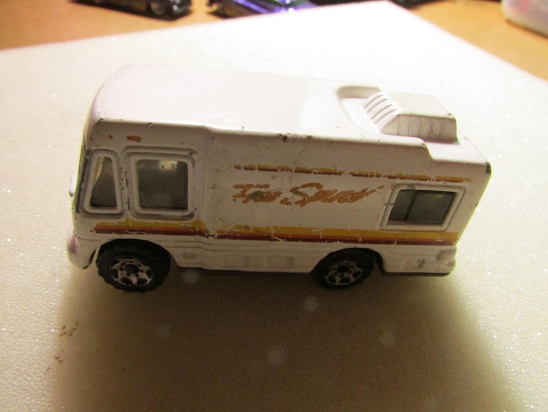 Matchbox Truck Camper White Truck Car 1/64 Scale Die-cast USA Free USA ...