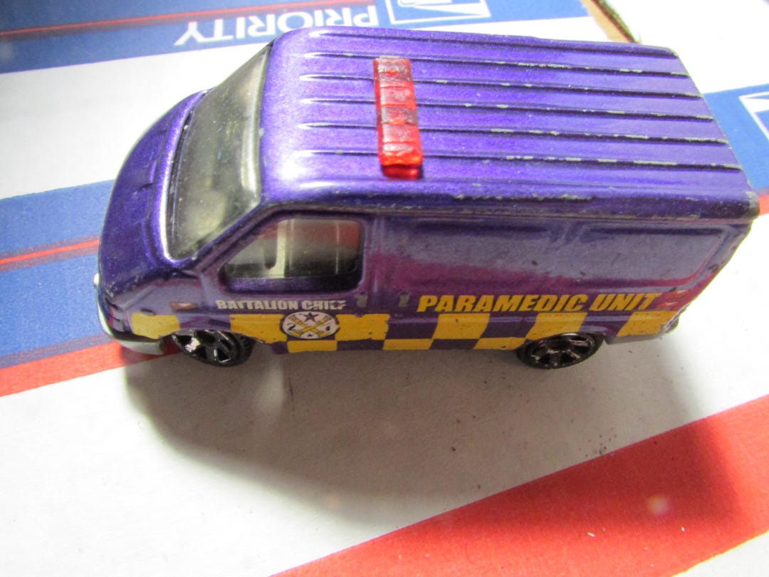 Matchbox Ford Transit Paramedic Unit Purple 1/64 Scale Die-cast USA ...