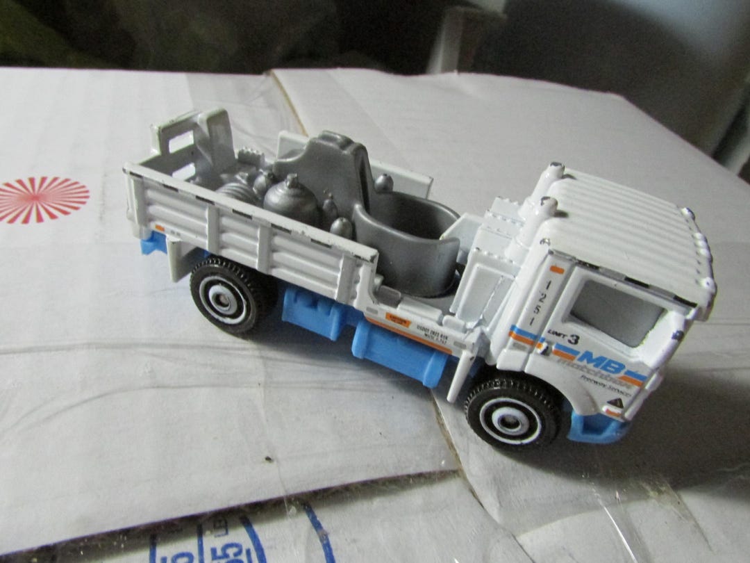 Matchbox Street Sweeper Truck White Car Truck 1/64 Die Cast Free USA ...