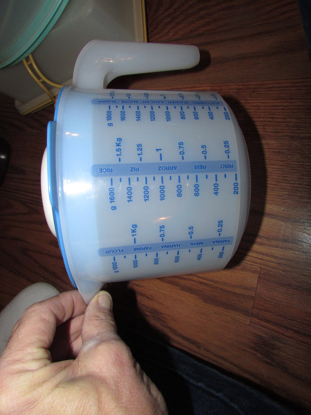 Tupperware 7713A EZ Mix N Store 8 Cup Pitcher Batter Bowl Blue Numbers ...