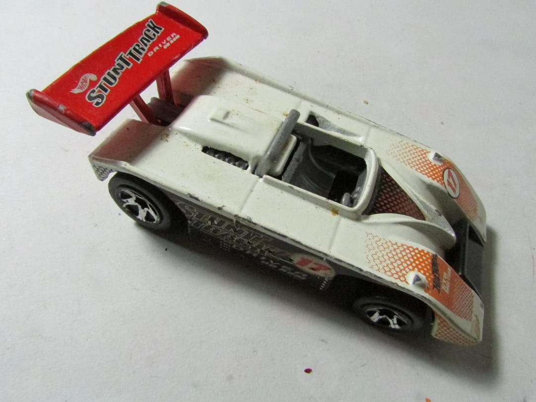 Hot Wheels Shadow Mk Lla White Truck Car PRE-OWNED 1/64 Die Cast Free ...