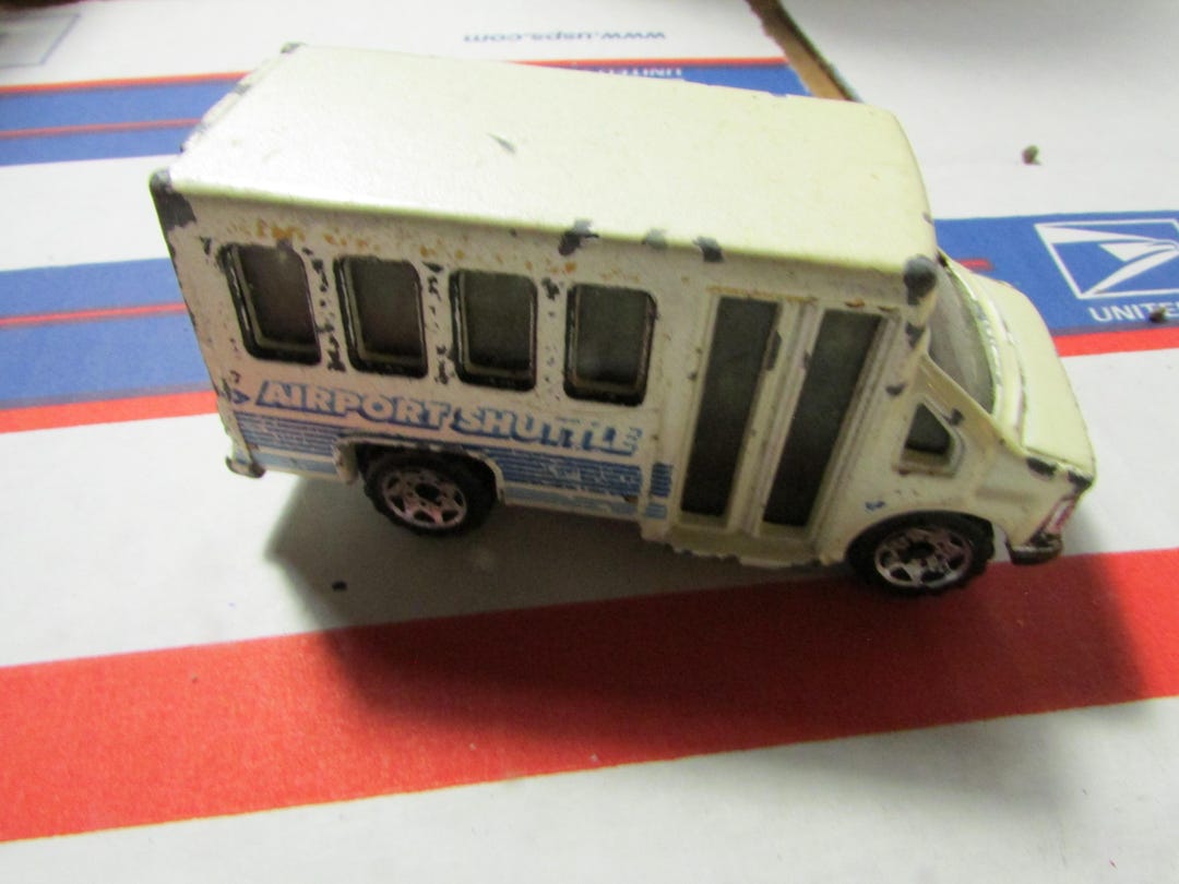 Matchbox Chevy Transport Bus White Airport Shuttle Car Truck Pre Owned ...