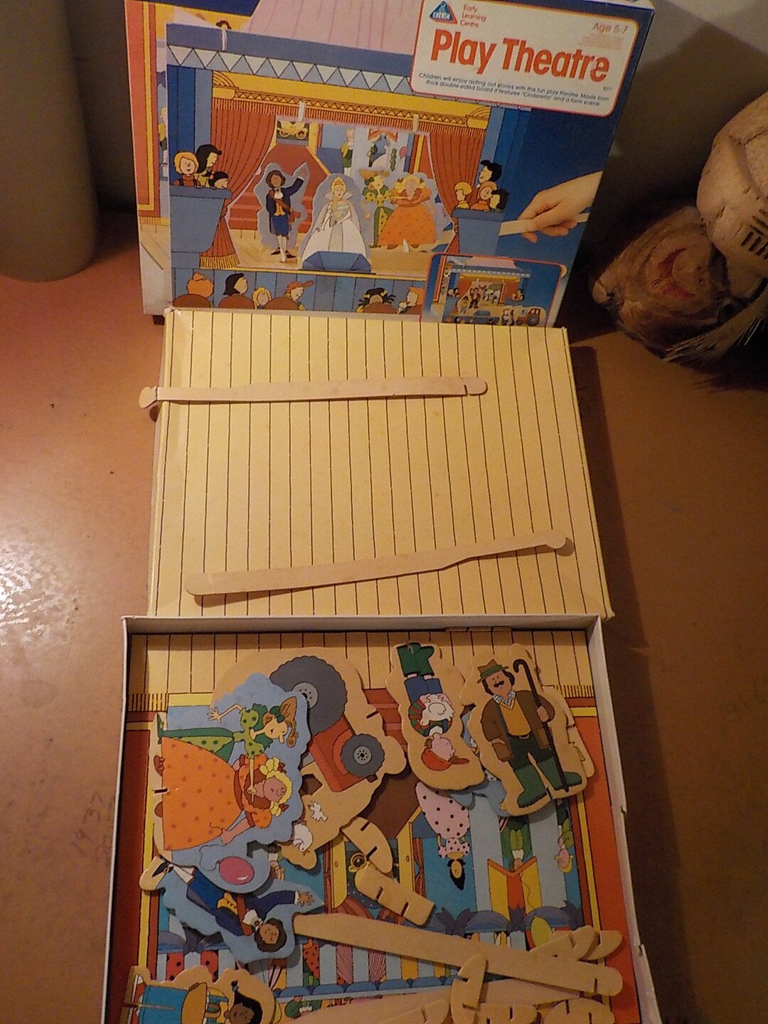 Early Learning Centre Play Theatre Play Set Made in Spain Ages 5-7 Free ...