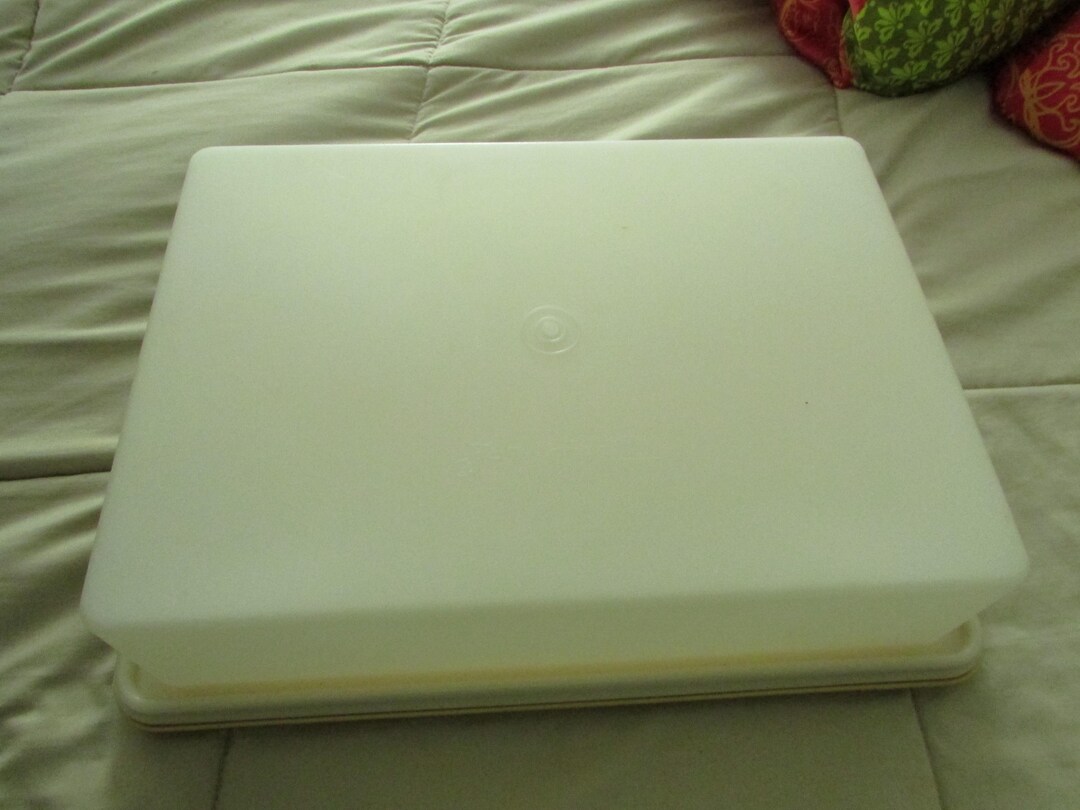 Tupperware Rectangular Fresh & Fancy Cake Carrier Harvest Gold With Lid ...
