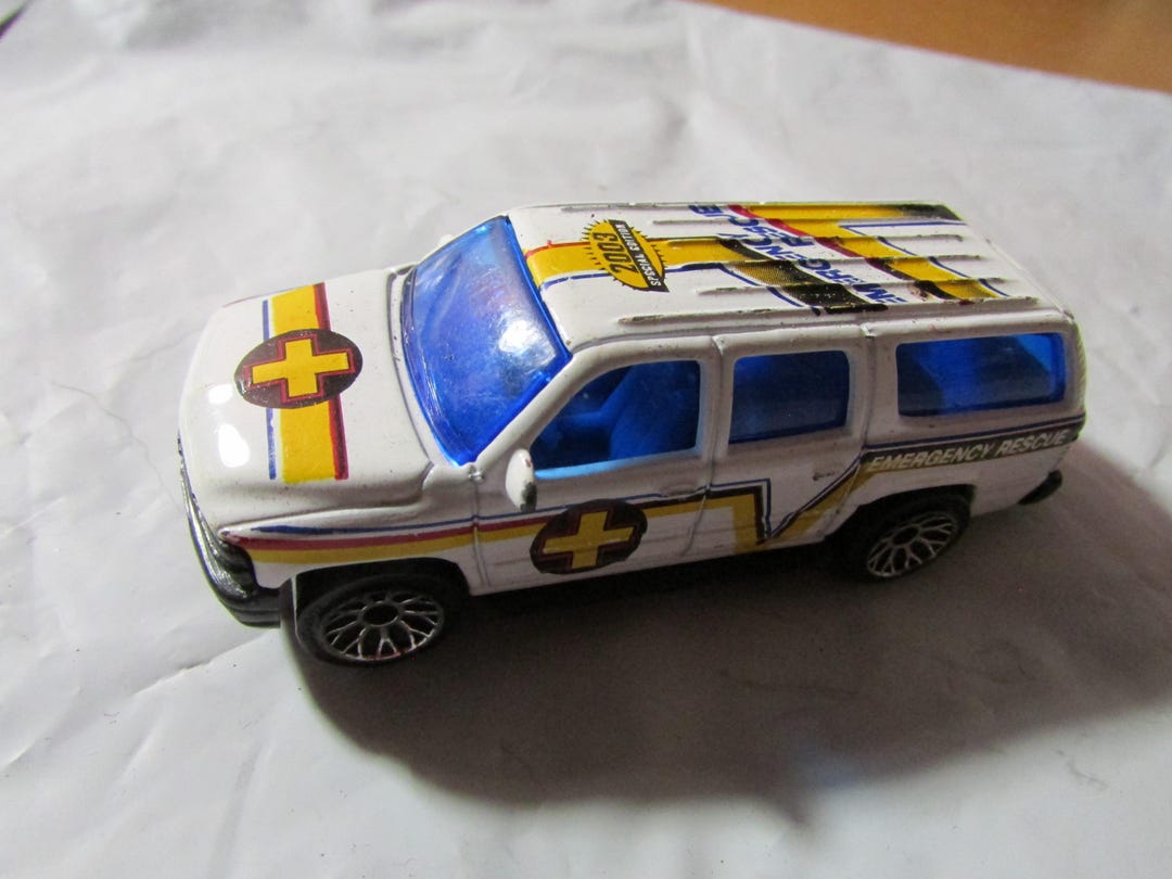 Matchbox Chevy Suburban White Car Truck 1/64 Die Cast Free USA Shipping ...