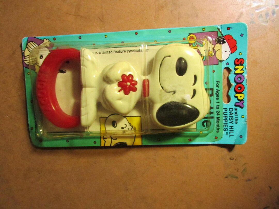 Snoopy and the Daisy Hill Puppies Rattle Mint Free USA Shipping - Etsy