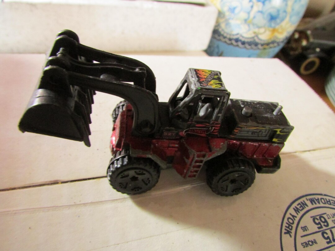 Hot Wheels Wheel Loader Red Truck Car 1/64 Die Cast Free USA Shipping ...