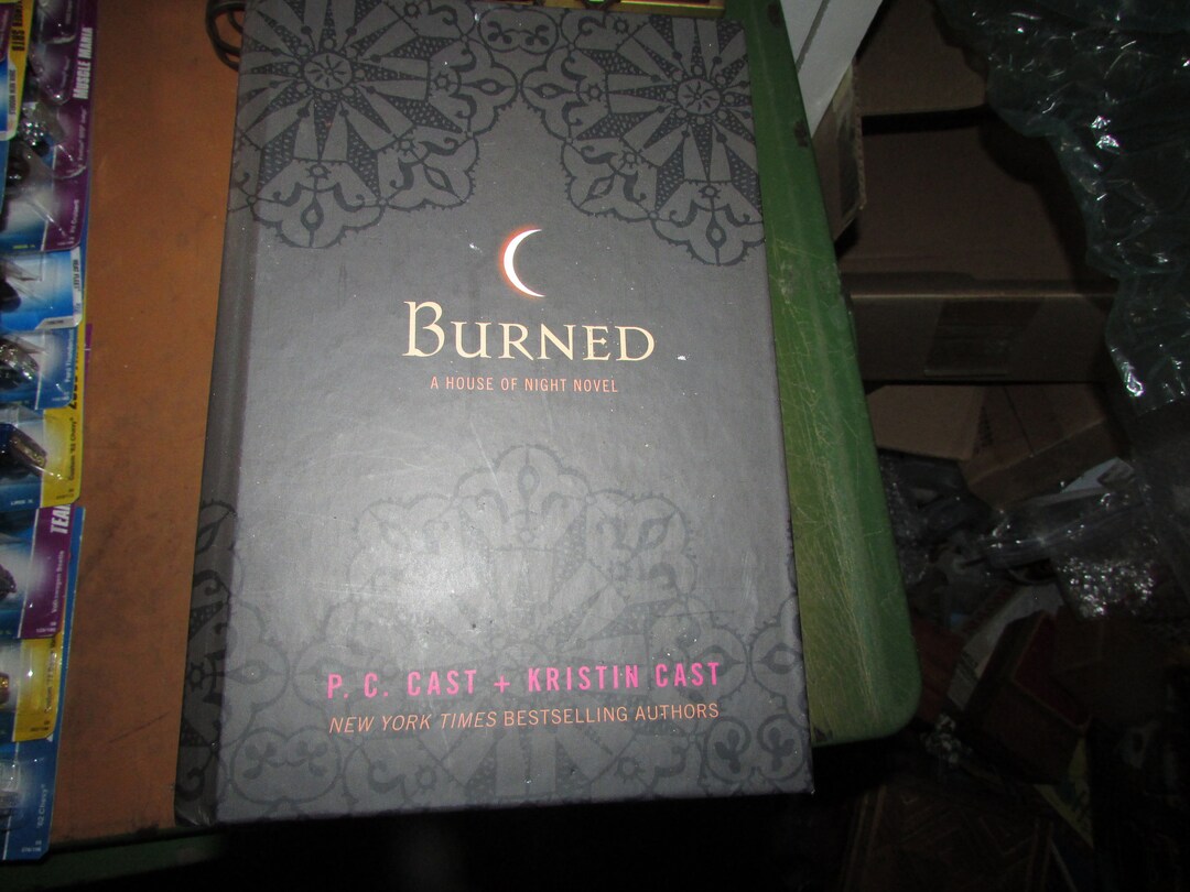 Burned A House of Night Novel PC Cast Kristin Cast Horror Hardcover ...