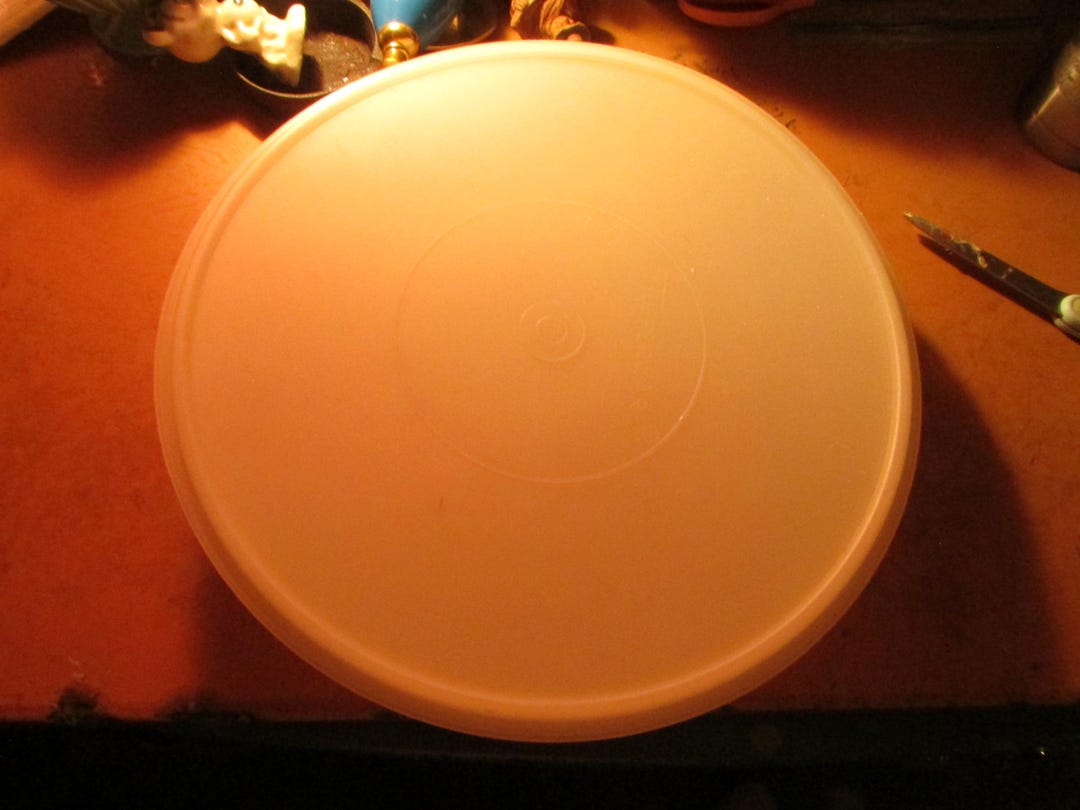 Large Flat Tupperware Cupcake Keeper 242-1 With Lid 224 Pre Own Free ...