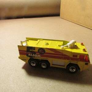 Matchbox Airport Fire Truck Yellow 1/64 Scale Die-cast USA Free USA ...