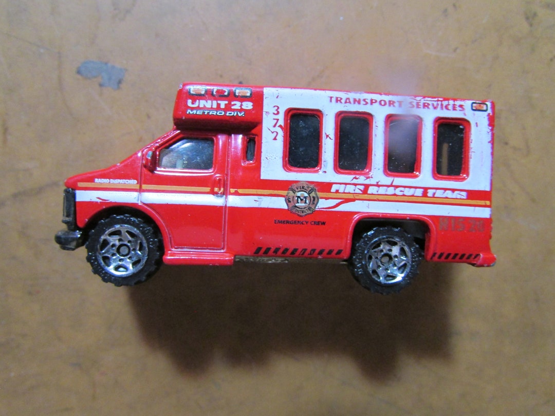 Matchbox Chevy Transport Bus Fire Rescue Red 1/64 Scale Die-cast USA ...