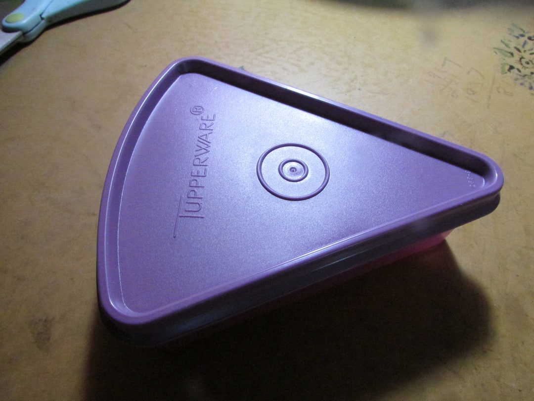 Tupperware Plum Purple Pie Slice Keeper Container #269-18 With Lid #268 ...