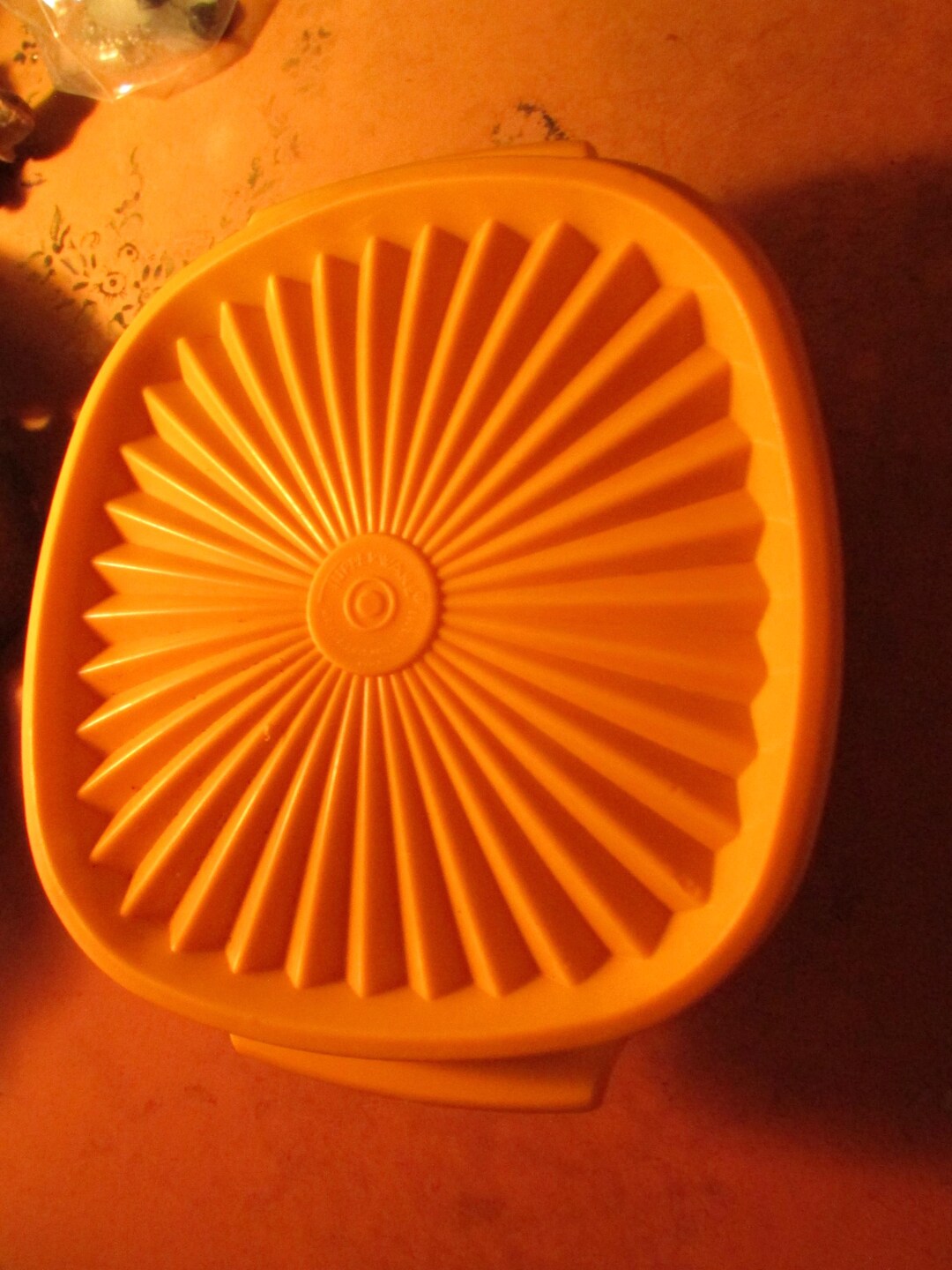 Vintage Tupperware Servalier Yellow Bowl #840-6 With Sunburst Lid #841 ...