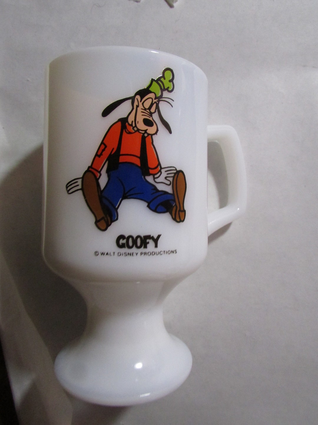 Vintage Walt Disney Productions GOOFY Milk Glass Footed Pedestal Mug ...