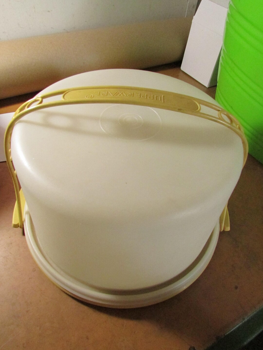 Tupperware Round Harvest Gold Cake Taker 684 With Sheer Lid 683 Set ...