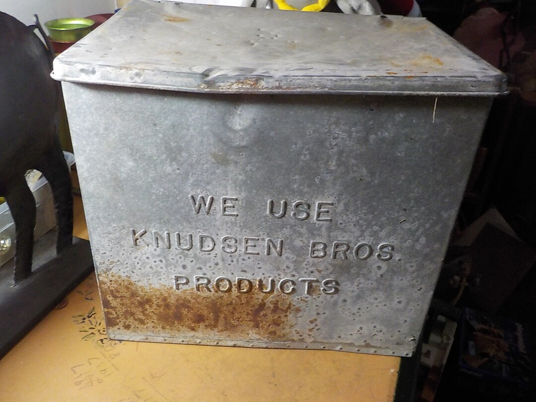Vintage We Use Knudsen Bros Products Milk Bottle Box Porch Dairy Milk ...