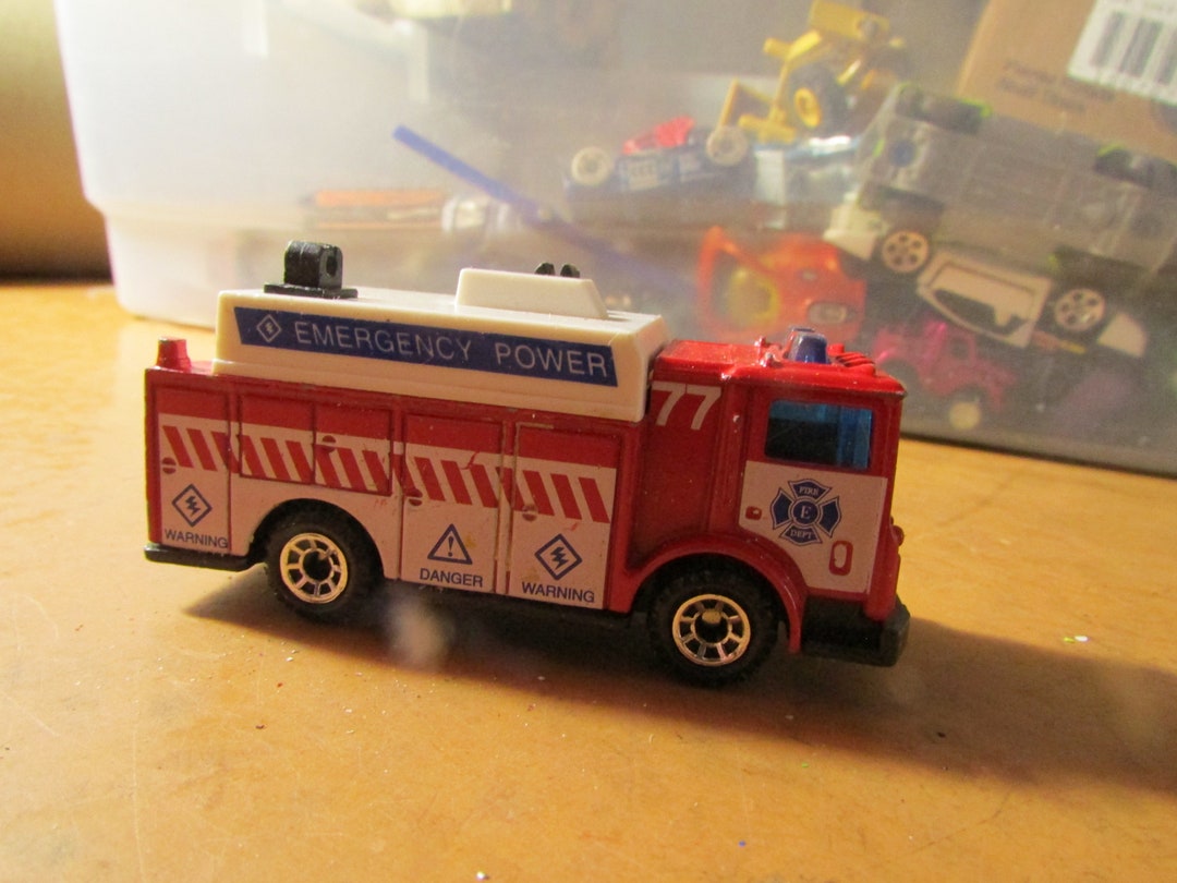 Matchbox Emergency Power Truck Red 1/64 Scale Die-cast USA Free USA ...