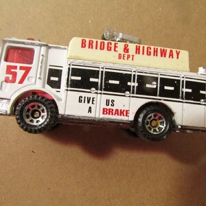 Matchbox Mack Auxiliary Power Truck Bridge & Highway Dept White 1/64 ...