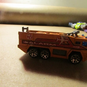 Matchbox Airport Fire Truck Orange 1/64 Scale Die-cast USA Free USA ...