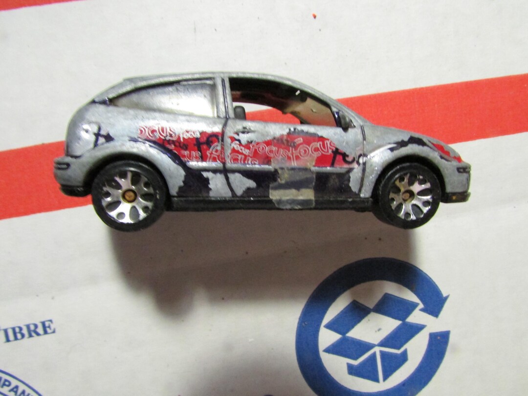 Matchbox Ford Focus Black Car Truck Pre Owned 1/64 Scale Die-cast USA ...