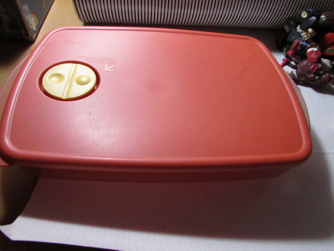 Tupperware Rock N Serve Rectangular Vented Microwave Reheatable 1.4L ...