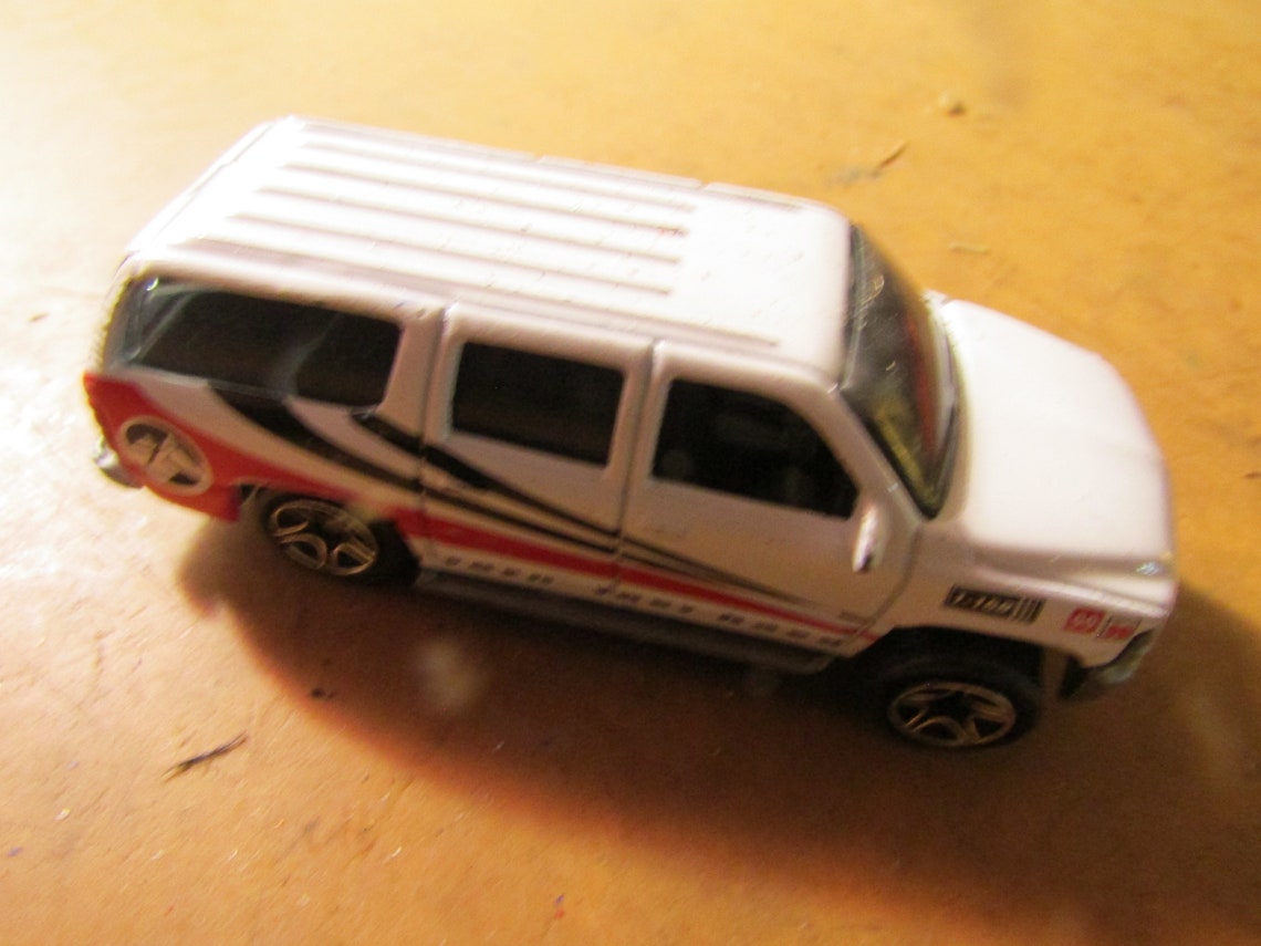 Matchbox Chevy Suburban Zero Test Base White 1/64 Scale Die Cast Free ...