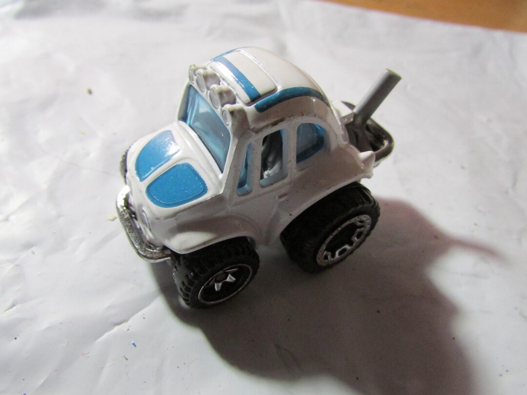 Hot Wheels 70 Volkswagen Baja Bug White Toone Car 1/64 Die Cast Free ...