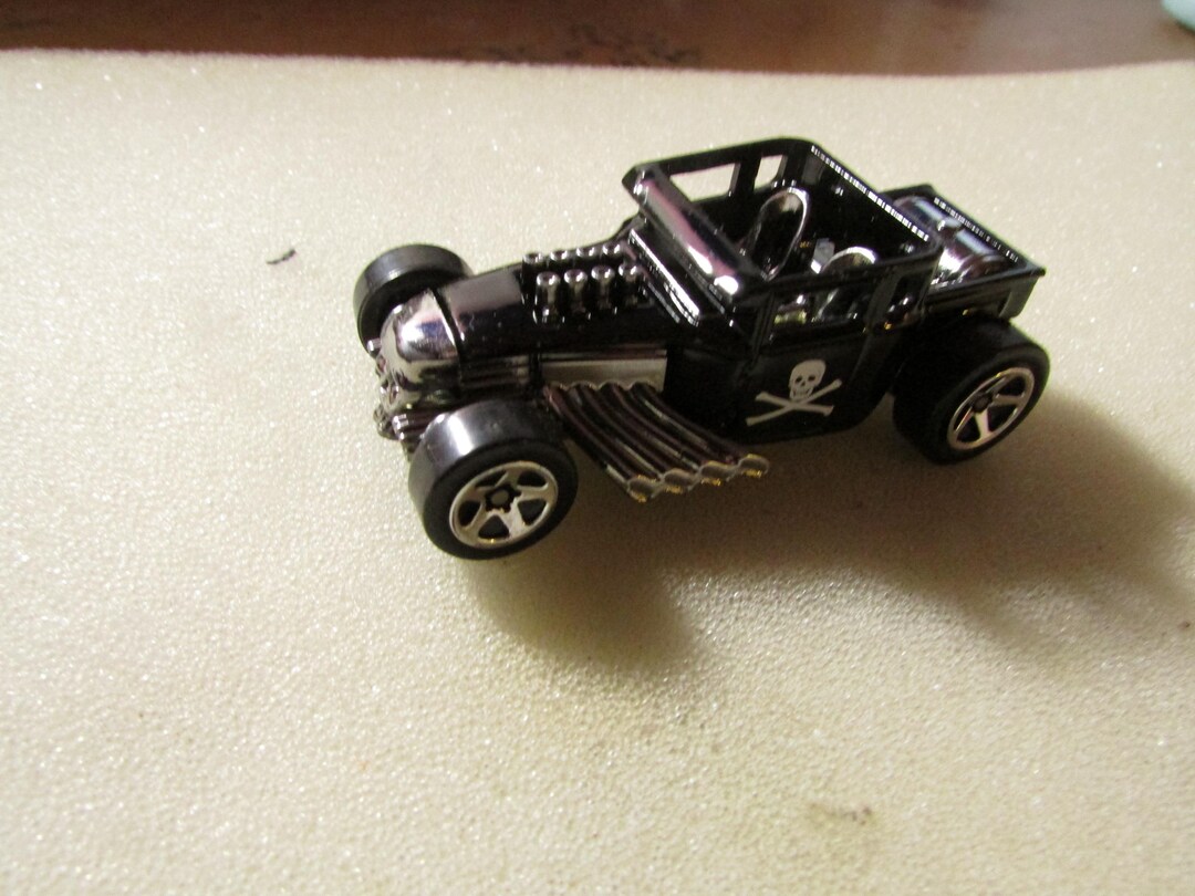 Hot Wheels Bone Shaker Black Truck Car 1/64 Scale Die-cast USA Free USA ...