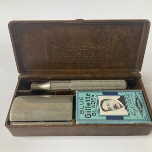 WW2 Slim Handle Gillette Tech in Bakelite Case C1944. British Army ...