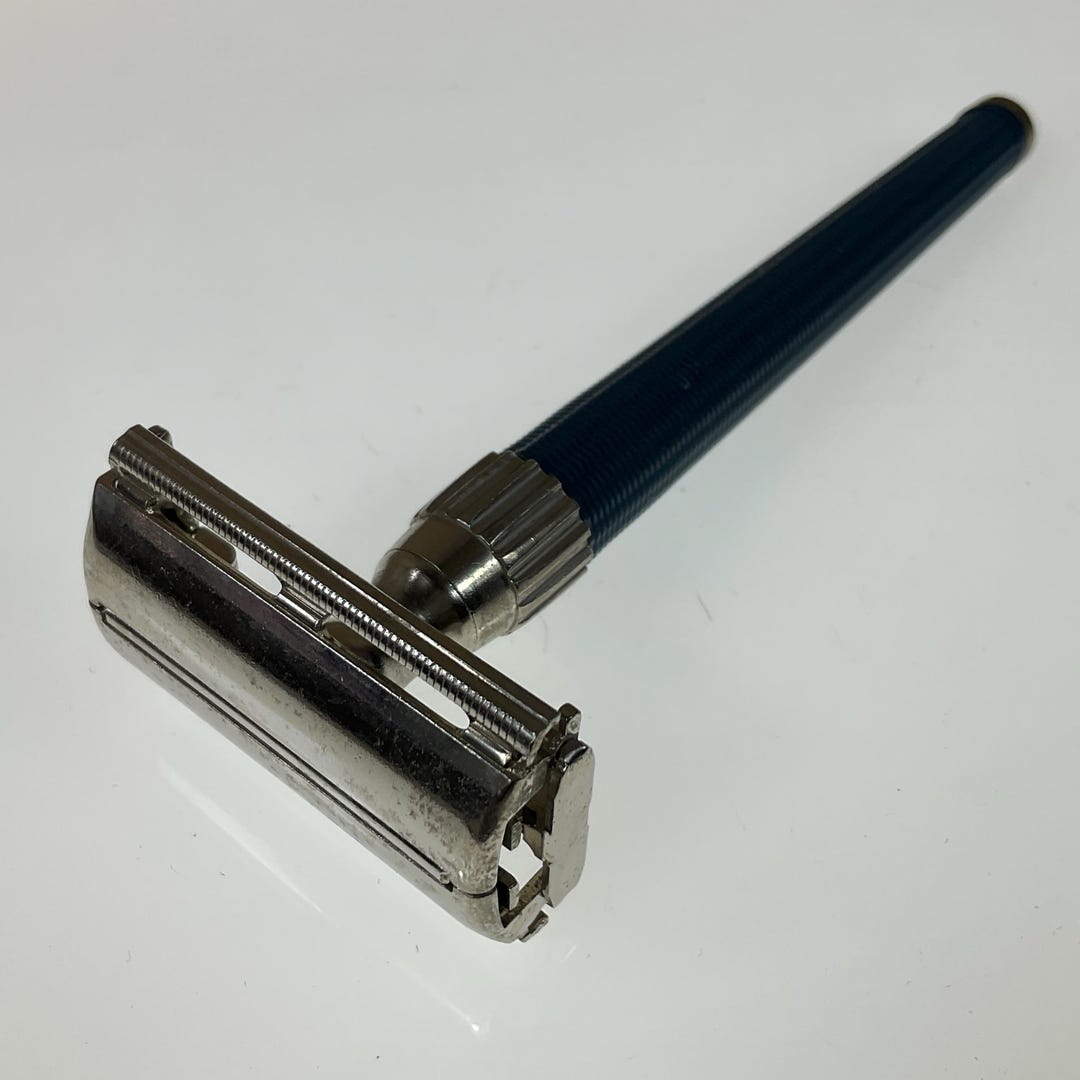 1975 V3 Gillette Super Slim Twist DE Safety Razor. Retro Gillette ...