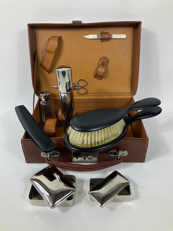 Edwardian Ladies Vanity This Photo Is Of An Edwardian Era Woman. Circa