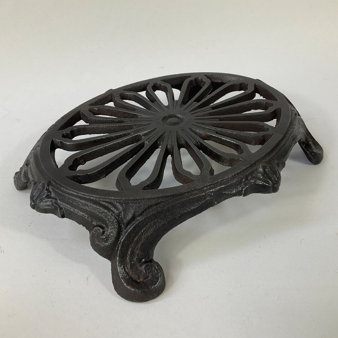 Victorian Cast Iron Kettle or Pan Trivet-carron Ironworks C1859 ...