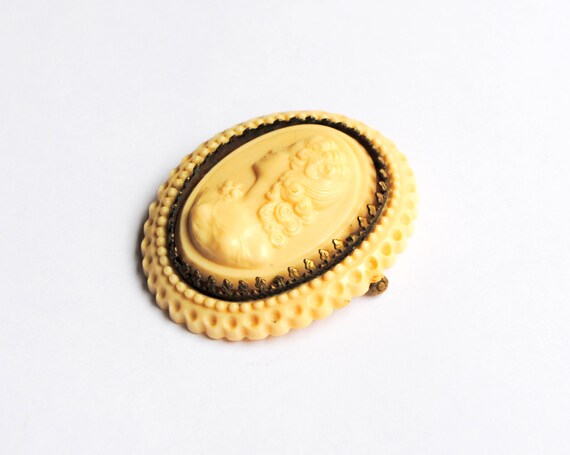 CELLULOID. Antique French Brooch - Gem