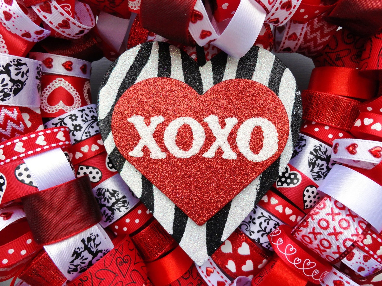 Red Heart XOXO Valentine's Day Ribbon Wreath - Etsy