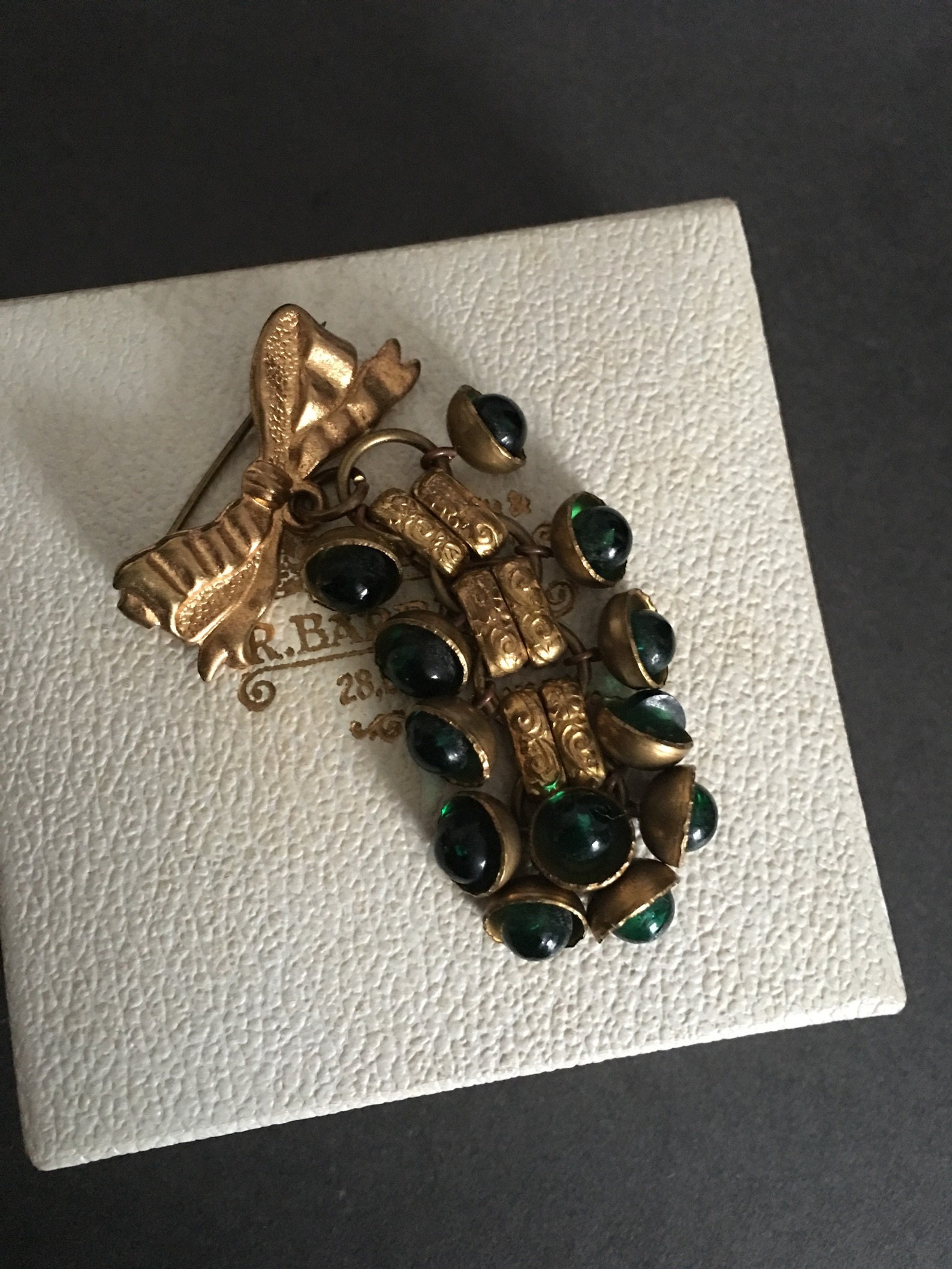 VINTAGE BROOCH Art Deo Pin Gold Gilt Green Glass Beads | Etsy