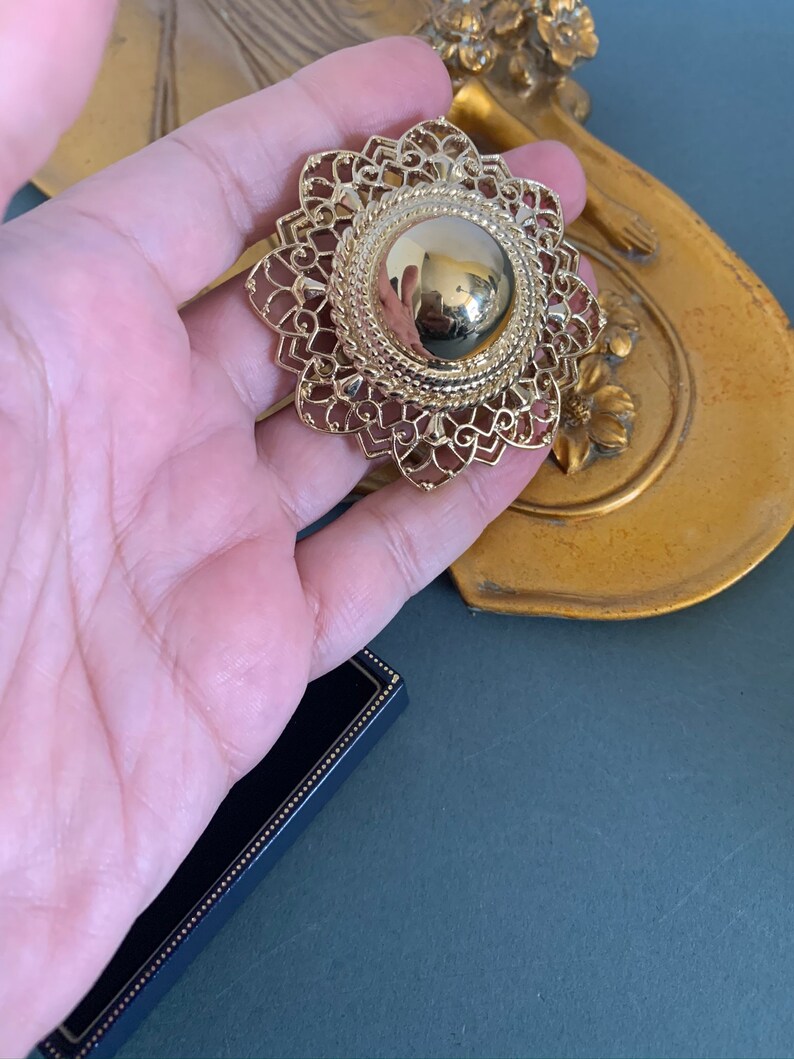 Vintage Trifari Pin Gold Tone Brooch Signed | Etsy