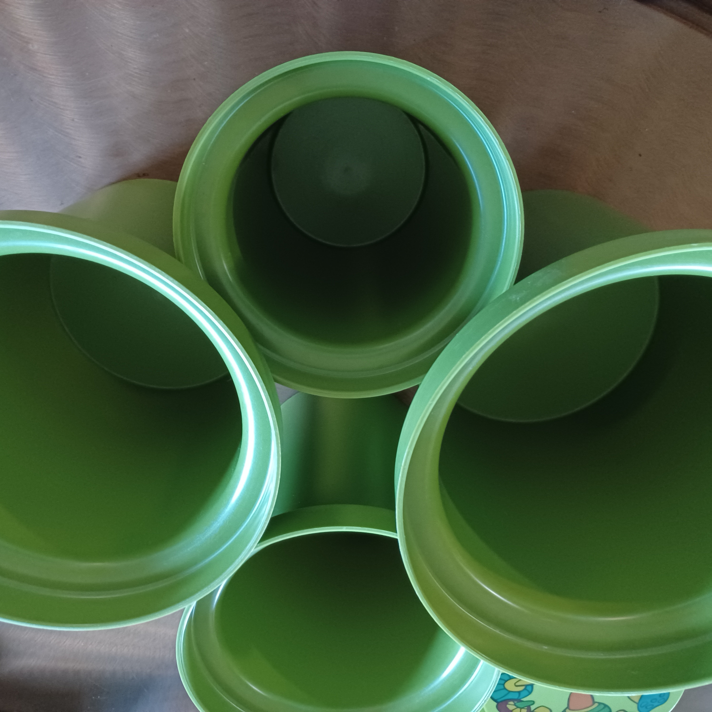 Vintage Rubbermaid 4 Piece Mushroom Avocado Lime Green Lidded Nesting ...