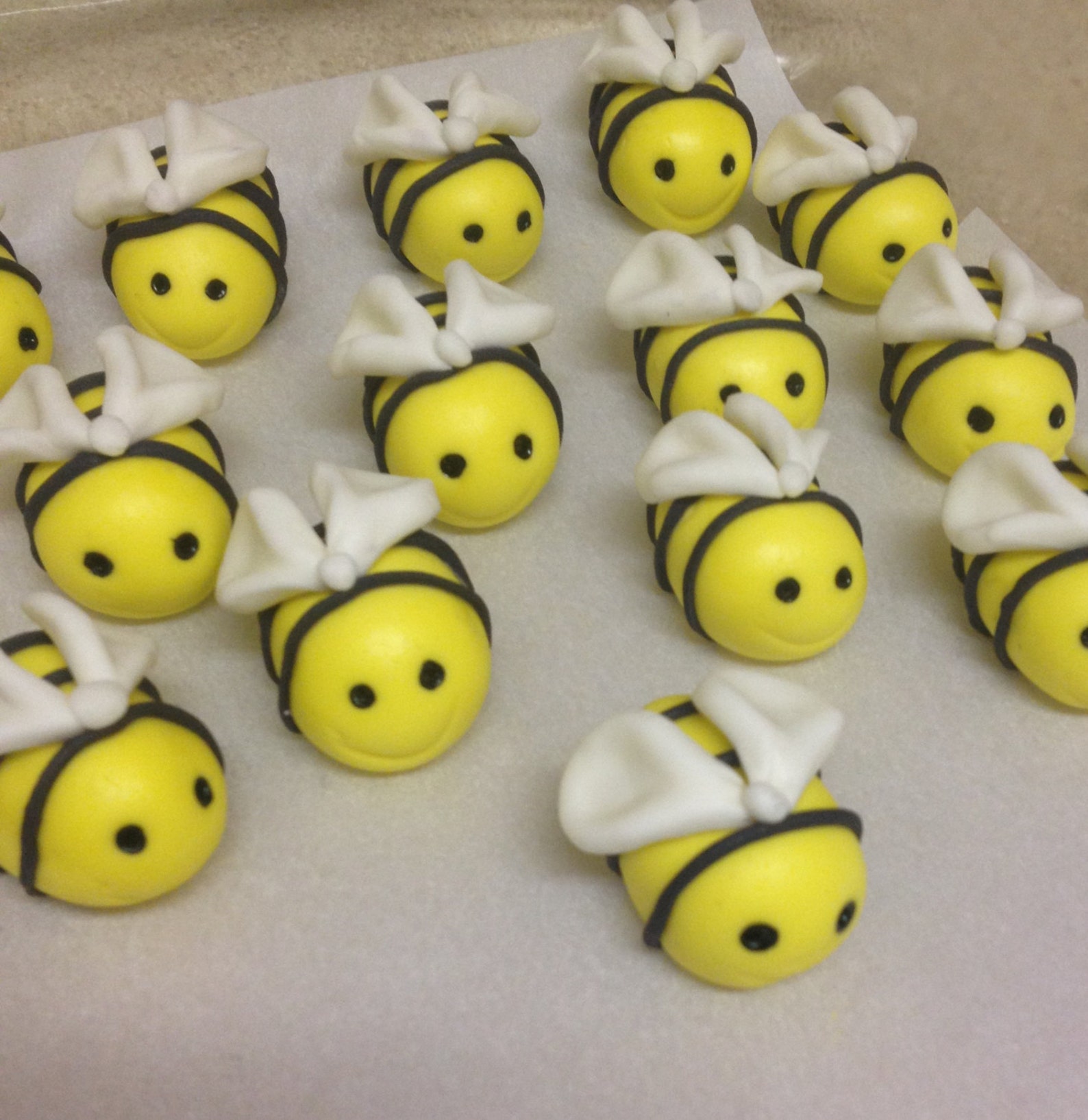 12 Edible - Bumble Bee Cake Toppers/ Fondant Cup Cake Topper/perfect ...