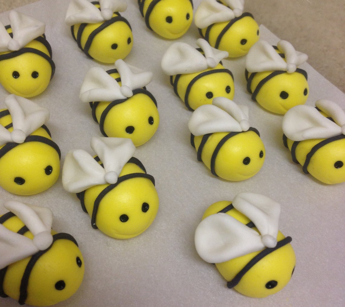 12 Edible Bumble Bee Cake Toppers/ Fondant Cup Cake | Etsy
