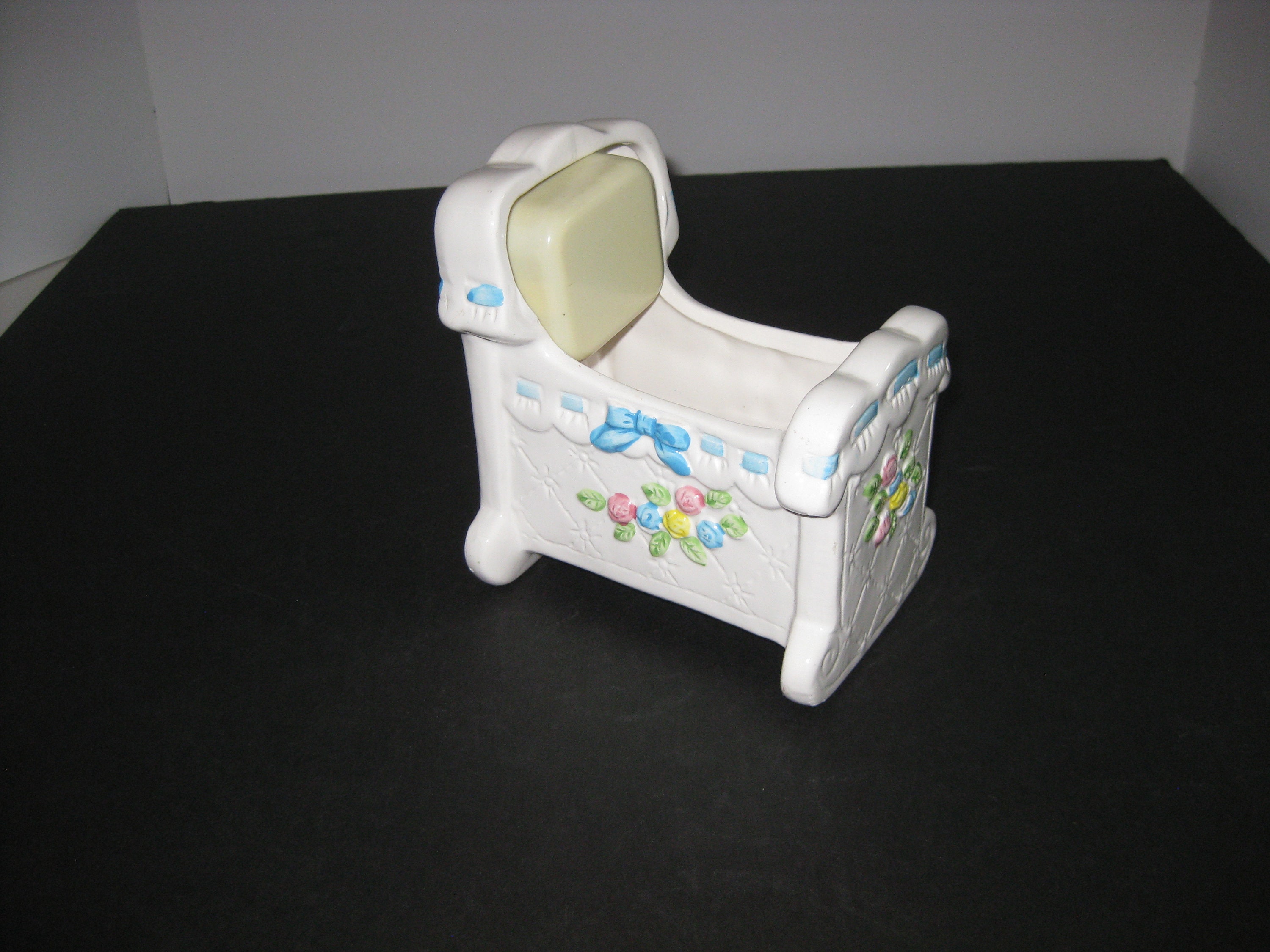 Vintage CMC Ceramic Musical Baby Crib Planter, 1989 Plays Rock-a-bye ...