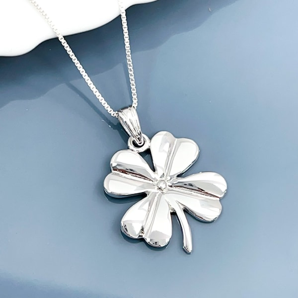 Large Four Leaf Clover Necklace - Etsy
